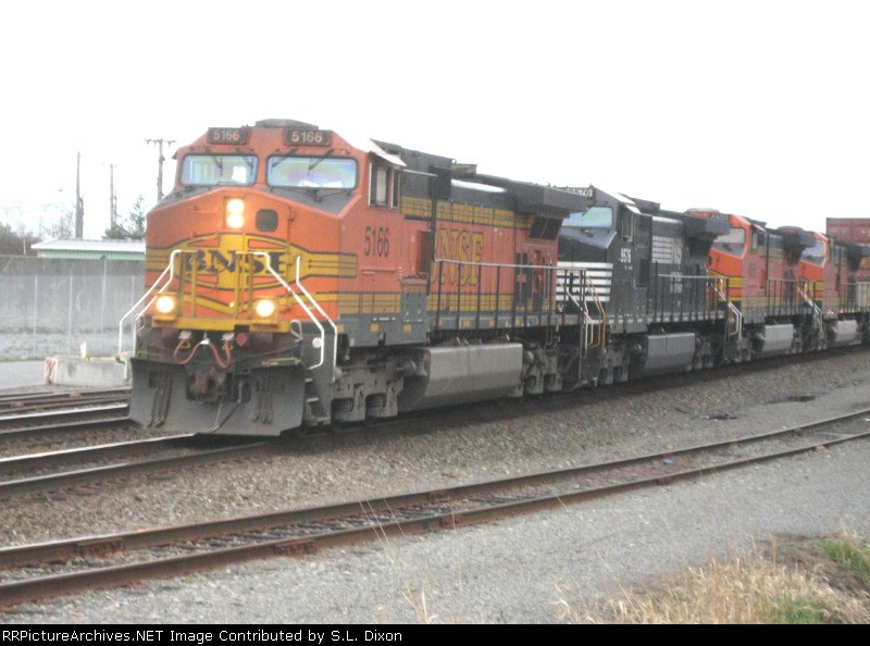 BNSF 5166 West